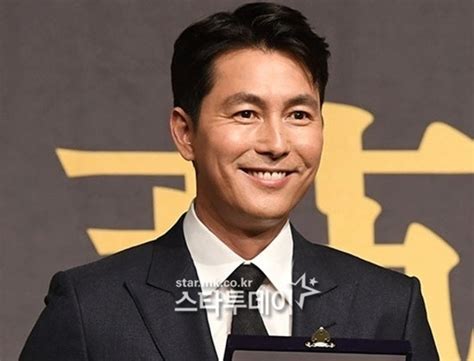 ‘혼외자 인정 정우성 일반인 女와 스킨십 사진 유출…“확인 불가”