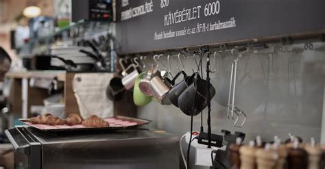 걸다 구운 굽다 금속 기구 네 끗패 다양한 도구 디자인 레스토랑 맛있는 메탈릭 바리스타 배열 베이커리 벽 서비스 서빙하다 세트 수평의