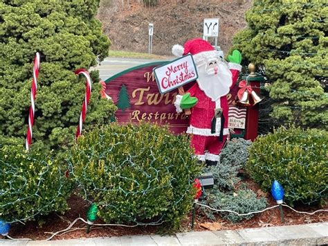 Holiday Vibes At Twin Pines Diner Omnipresent So Too Its Generosity