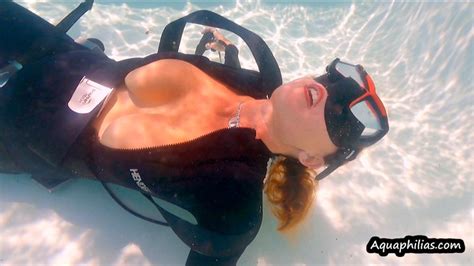 Aquaphilias Carissa Dumond And Kelli Curtis Sexy Scuba Instructor