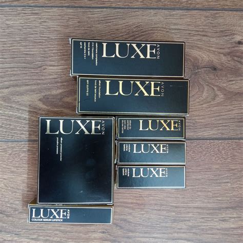 Avon LUXE puder szminka podkład porcelain natural Glamour Ruda Śląska ...