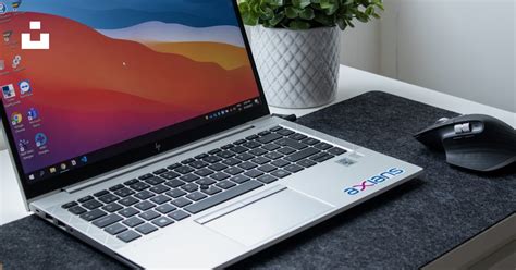 검은 색과 은색 아수스 노트북 컴퓨터 사진 Unsplash의 무료 랩톱 이미지