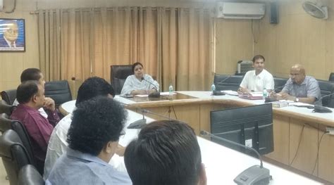 Ensure Registry Of Flats In 15 Days Or Face Action Noida Authority To Builders Lucknow News