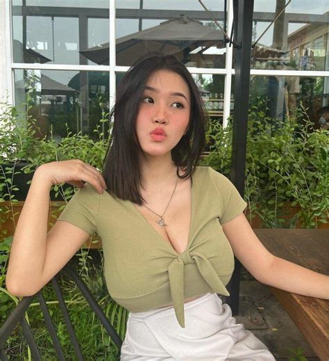 Incredibly Busty Hot Rsexybabe