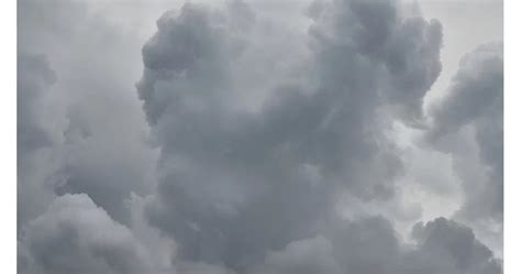 Дъжд и гръмотевици ни чакат в неделя