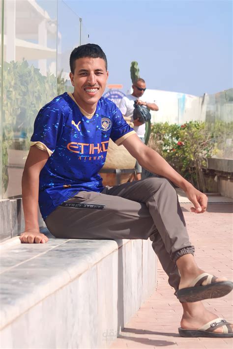 تعديل الصور والترجمةالكتاب ومسح خلفيات الصور مستقل