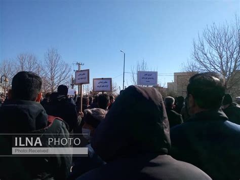 تجمع فرهنگیان و دبیران دبیرستان‌های زنجان مقابل اداره کل آموزش و پرورش