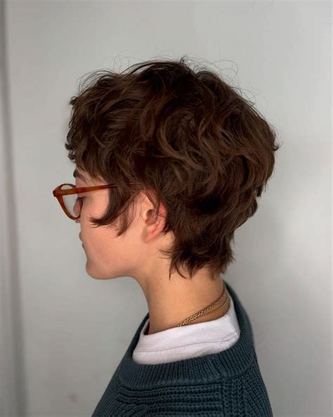 15 Curly Pixie Hairstyles That Are Set To Slay In 2025