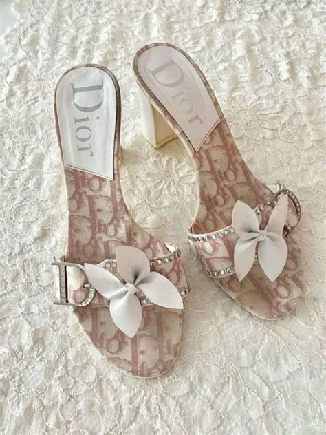 Dior 🎀🫦 En 2025 Chaussures Mignonne Types De Chaussures Chaussure