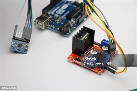 Konsep Proyek Arduino Ditunjukkan Menggunakan Berbagai Lampiran