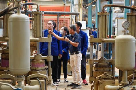 Sampoerna Universitys Faculty Of Engineering And Technology Visits Plant Ii Arwana Ceramics