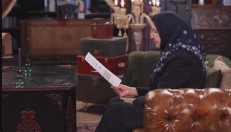 شبکه افق به پروفسور مریم رزاقی آذر هم کفن و آگهی ترحیم هدیه داد فیلم