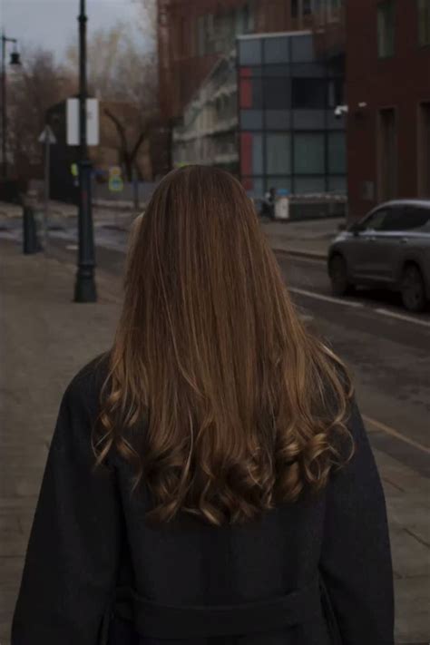 Девушка с длинными волосами In 2024