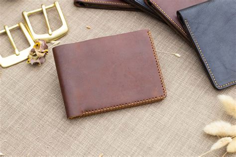 Cách may viền ví da hoàn thiện sản phẩm đồ da trong một nốt nhạc