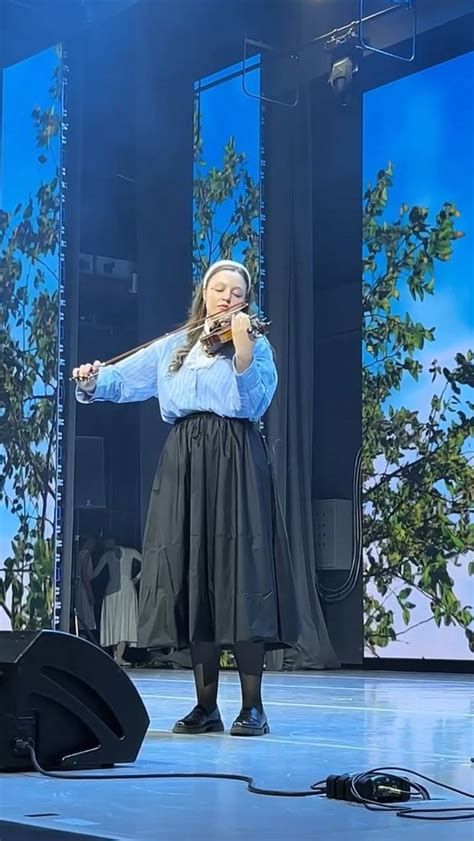 Вот так красиво прошёл концерт для прекрасных дам Shorts — смотреть короткие видео Shorts в