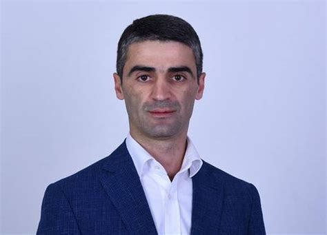 Արթուր Աստոյան Ապրելու Երկիր