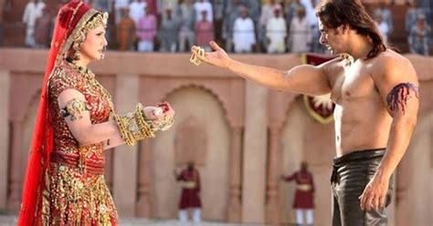 Shirtless Bollywood Men Salman Khan Shirtless On Set