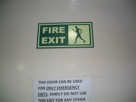 Emergency Exit Signage At ₹ 850 Piece In Navi Mumbai Id 23385173562