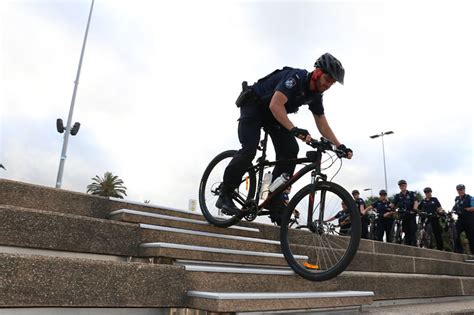 Gallery Community Supporting Police