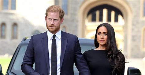Buckingham Palace takes bizarre swipe at Harry and Meghan as they're ...
