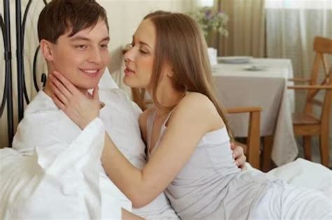 Berita Populer Pakai Obat Kuat Dari Daun Jarak Agar Hubungan Intim Makin Memanas Hingga Ayah