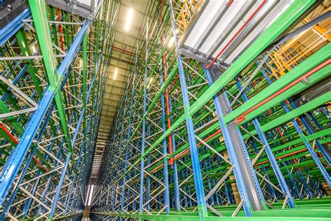 Vna Raking System Maximizing Warehouse Storage Capacity
