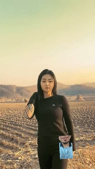 Азиятский робот готовится к презентации Youtube