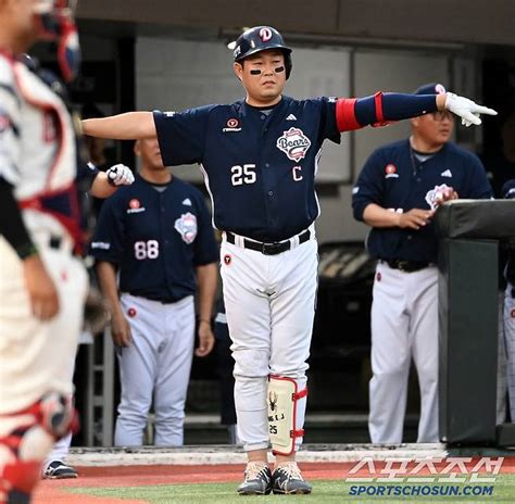 시선강탈 양의지가 타자와 주자를 동시에 맞이하는 방법 부산 현장