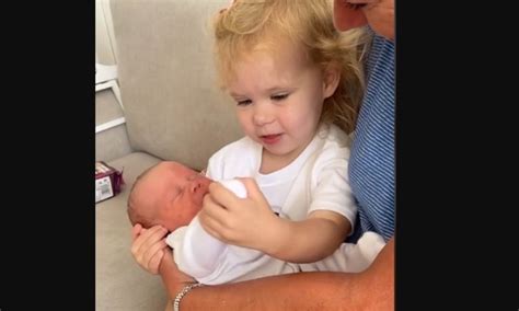 Nevjerovatna priča Brat i sestra stvoreni u istom trenutku ali je jedno starije tri godine