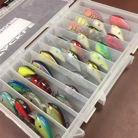 Crankbait Box Choosing Crankbait Color Anglingaddictiontv Crankbait