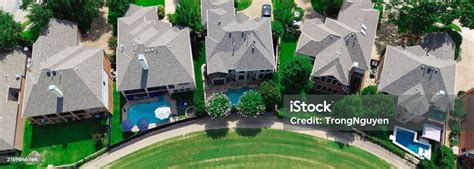 골프 코스 근처의 파노라마 뷰 수영장 주택 플라노 텍사스 댈러스 포트 워스 메트로플렉스 동쪽의 고급 주거 지역 포트워스 메트로플렉스 잔디가 무성한 컨트리 클럽 대형 2층