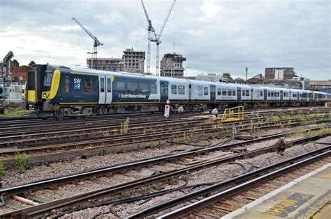 Class 450 No 450054 In South Western At Clapham Jn £197 Picclick Uk