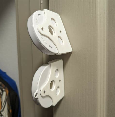 Stl File Motion Puck Led Night Light Holder・3d Print Design To Download