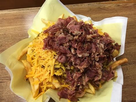 Chili Cheese Pastrami Fries The Hat Lake Forest Traveller