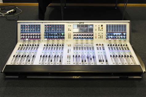Soundcraft Vi4 Mixing Console Gearwise Av And Stage Equipment