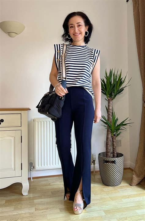 Dark Blue Pants Outfit Ideas