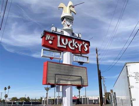 Mr Luckys A Look At Phoenixs Legendary Country Bar Over The Years