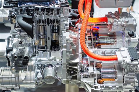 자동차 엔진 새로운 기술 E파워 시스템은 고출력 배터리를 충전하는 전체 전기 모터 드라이브 엔진을 제공합니다 엔진에 대한 스톡