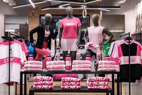 Clicks And Bricks Translating Ecommerce Into An In Store Experience Storepro