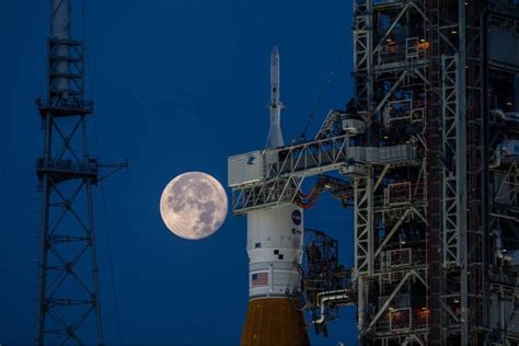 Us Risks Losing The Moon To China If Nasas Artemis Program Falters