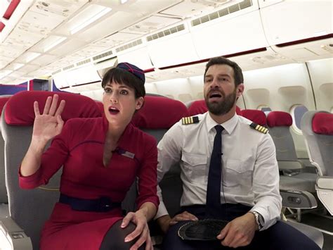 Un Perfume Por Personaje Y Una Escena De Sexo Desastrosa El Elenco De A Qu Est S Esperando