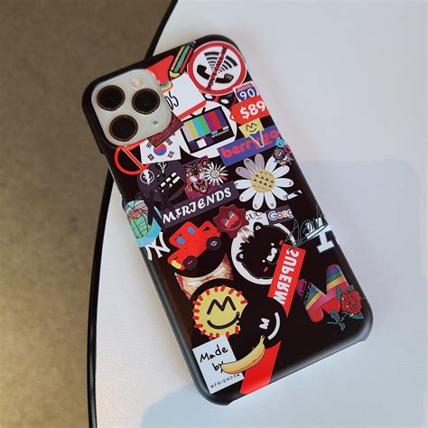 엠프렌즈 힙한 감성의 스티커 폰케이스🖤 엠프렌즈 폰케이스 스티커 스트릿패션 아이폰케이스