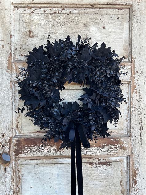 Black Door Wreath Ideas