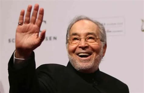 جنازة الفنان حسن يوسف أسرة الراحل تشيع الجثمان شبابيك