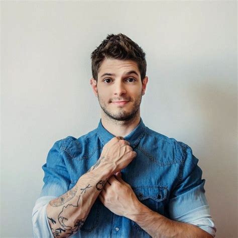 Buttoned Up Scrolller