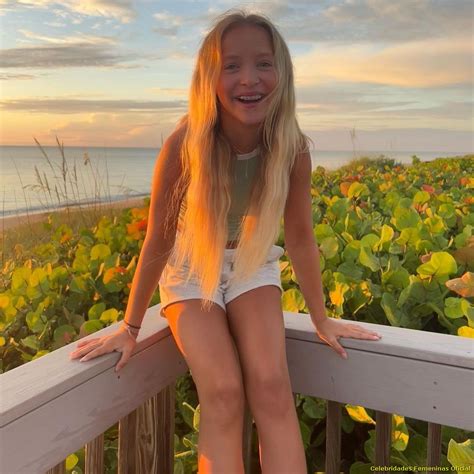 Celebridades Femeninas Oficial Lilliana Ketchman Esta Lindura Tiene