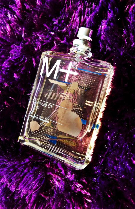 Molecule 01 + Iris Escentric Molecules - una fragranza unisex 2021