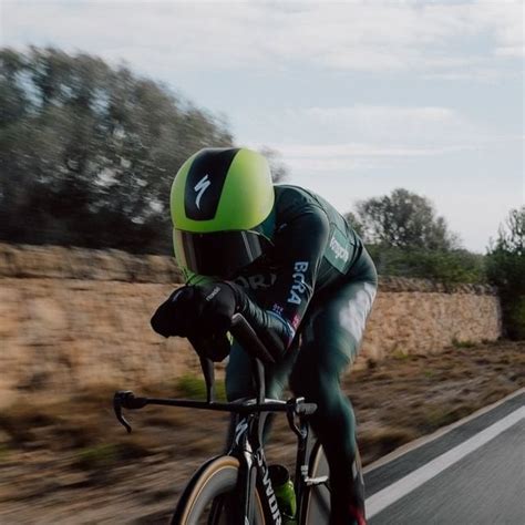 Roglic In The Specialized Tt Helmet Rpeloton