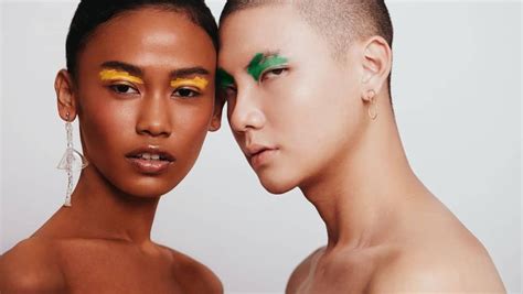 Koleksi Foto Telanjang Dada Adam Rosyadi Yang Diduga Pacar Agnez Mo Foto 1