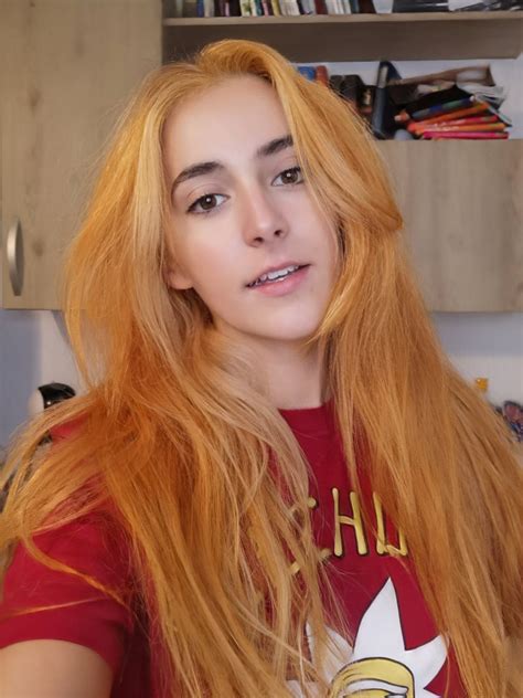 Just A Selfie Before Shower No Makeup And No Filter R Sfwredheads
